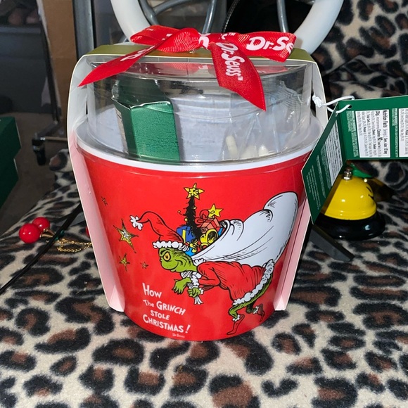 The Grinch | Kitchen | The Grinch Movie Night Set | Poshmark